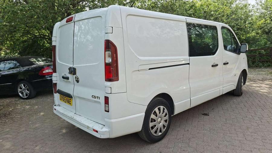 Balts Opel Vivaro 2016 Šauļi, ar dzinēja tilpumu 1.60 L un nobraukumu 174 tūkst. km par 2700 €, foto 7 vietnē AUTOMOTO.COM.LV