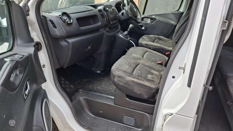 Balts Opel Vivaro 2016 Šauļi, ar dzinēja tilpumu 1.60 L un nobraukumu 174 tūkst. km par 2700 €, foto 13 vietnē AUTOMOTO.COM.LV