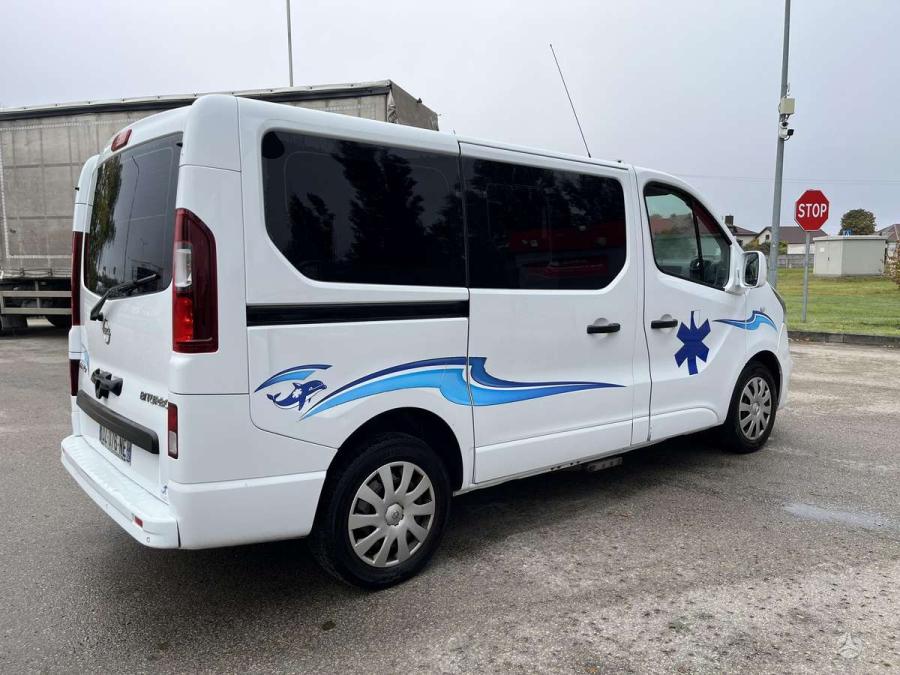 Balts Opel Vivaro 2016 Tauragė, ar dzinēja tilpumu 1.60 L un nobraukumu 346 tūkst. km par 5600 €, foto 5 vietnē AUTOMOTO.COM.LV