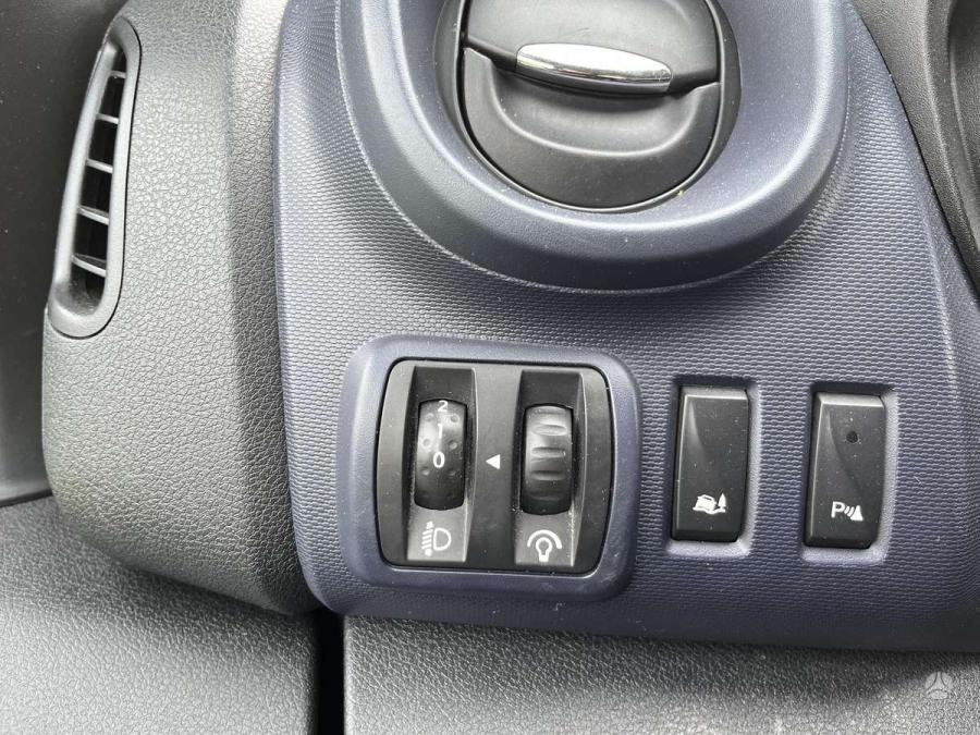Balts Opel Vivaro 2016 Tauragė, ar dzinēja tilpumu 1.60 L un nobraukumu 346 tūkst. km par 5600 €, foto 12 vietnē AUTOMOTO.COM.LV