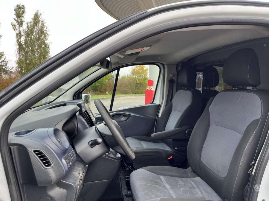 Balts Opel Vivaro 2016 Tauragė, ar dzinēja tilpumu 1.60 L un nobraukumu 346 tūkst. km par 5600 €, foto 14 vietnē AUTOMOTO.COM.LV