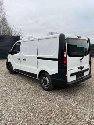 White Opel Vivaro 2017 in Kaunas, with an engine capacity of 1.60 L and mileage of 104 thousand km for 6200 €, photo 4 on AUTOMOTO.COM.LV