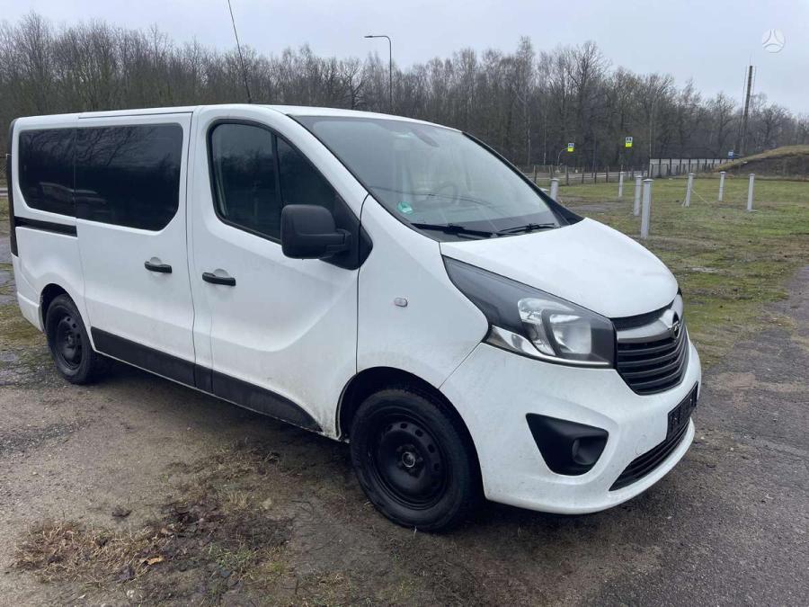 White Opel Vivaro 2017 in Kaunas, with an engine capacity of 1.60 L and mileage of 66 thousand km for 10500 €, photo 2 on AUTOMOTO.COM.LV