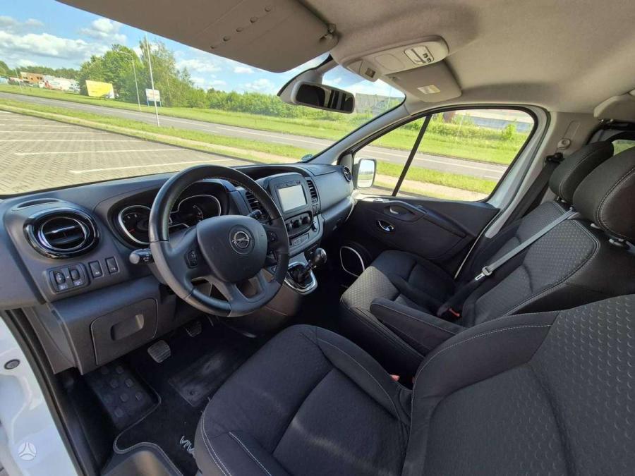 White Opel Vivaro 2017 in Panevezys, with an engine capacity of 1.60 L and mileage of 279 thousand km for 11750 €, photo 38 on AUTOMOTO.COM.LV