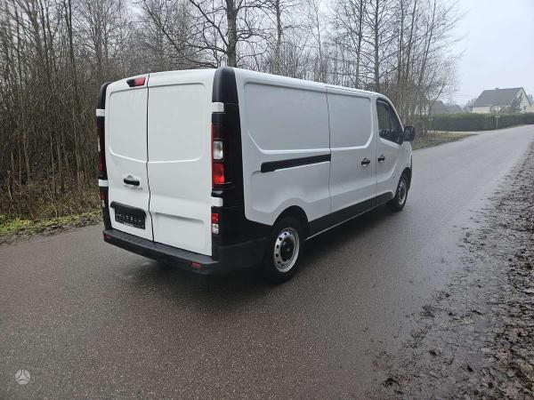 White Opel Vivaro 2018 in Raseiniai, with an engine capacity of 1.60 L and mileage of 227 thousand km for 7800 €, photo 6 on AUTOMOTO.COM.LV