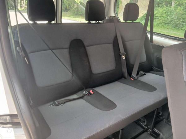 White Opel Vivaro 2018 in Kelme, with an engine capacity of 1.60 L and mileage of 363 thousand km for 9800 €, photo 10 on AUTOMOTO.COM.LV