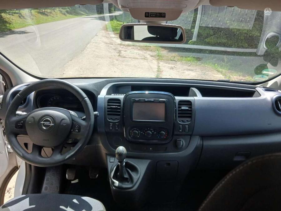 Balts Opel Vivaro 2018 Kelmė, ar dzinēja tilpumu 1.60 L un nobraukumu 363 tūkst. km par 9800 €, foto 14 vietnē AUTOMOTO.COM.LV