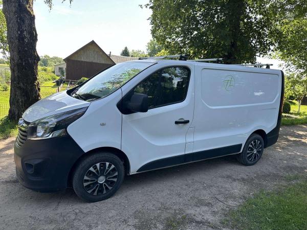 White Opel Vivaro 2018 in Taurage, with an engine capacity of 1.60 L and mileage of 165 thousand km for 7999 €, photo 1 on AUTOMOTO.COM.LV