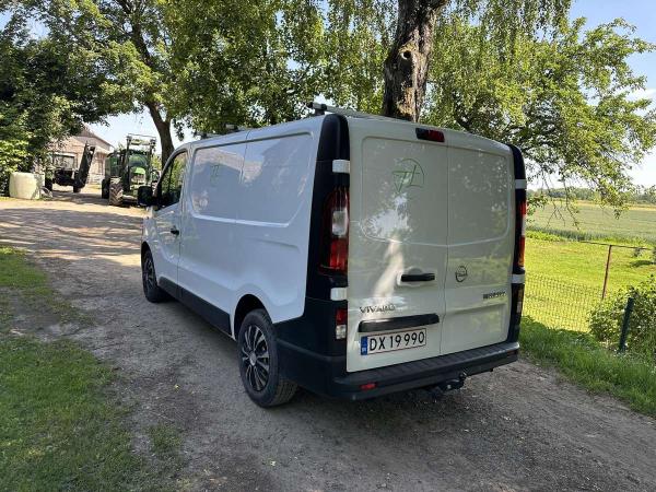 White Opel Vivaro 2018 in Taurage, with an engine capacity of 1.60 L and mileage of 165 thousand km for 7999 €, photo 7 on AUTOMOTO.COM.LV