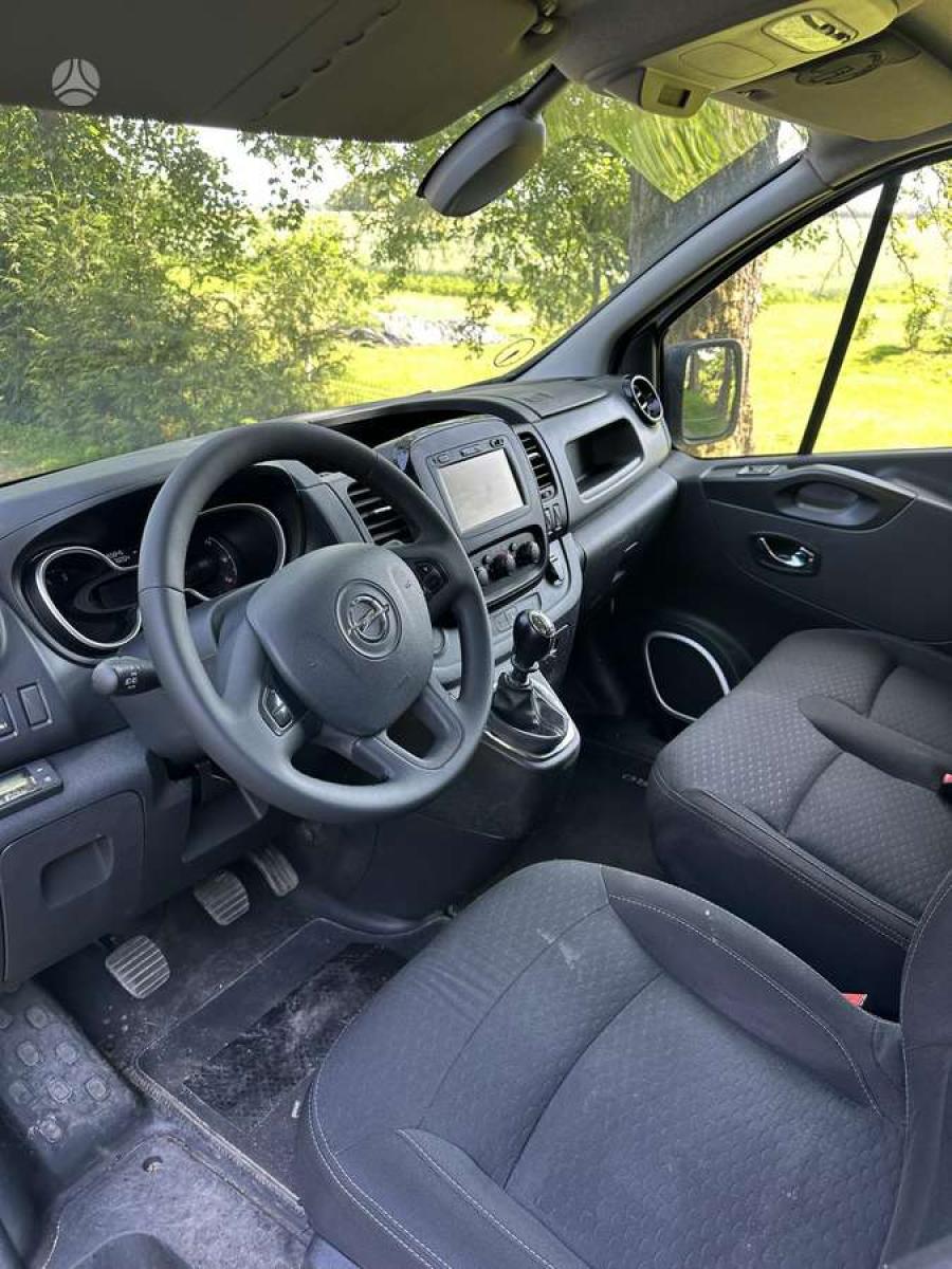 Balts Opel Vivaro 2018 Tauragė, ar dzinēja tilpumu 1.60 L un nobraukumu 165 tūkst. km par 7999 €, foto 18 vietnē AUTOMOTO.COM.LV