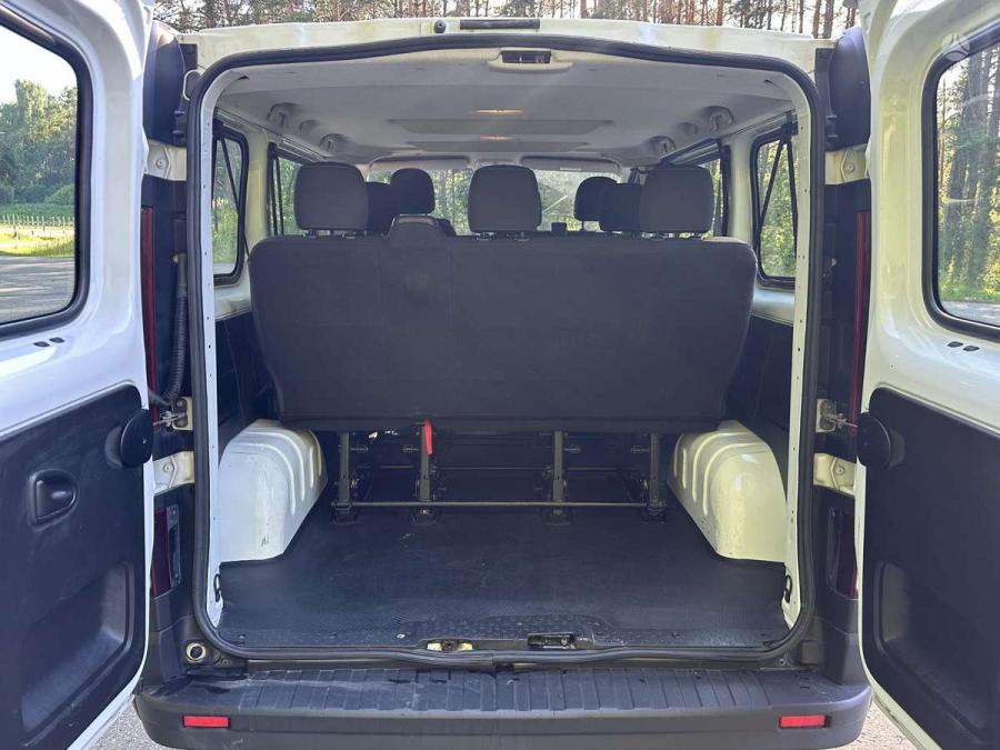 Balts Opel Vivaro 2018 Ukmergė, ar dzinēja tilpumu 1.56 L un nobraukumu 240 tūkst. km par 9450 €, foto 12 vietnē AUTOMOTO.COM.LV