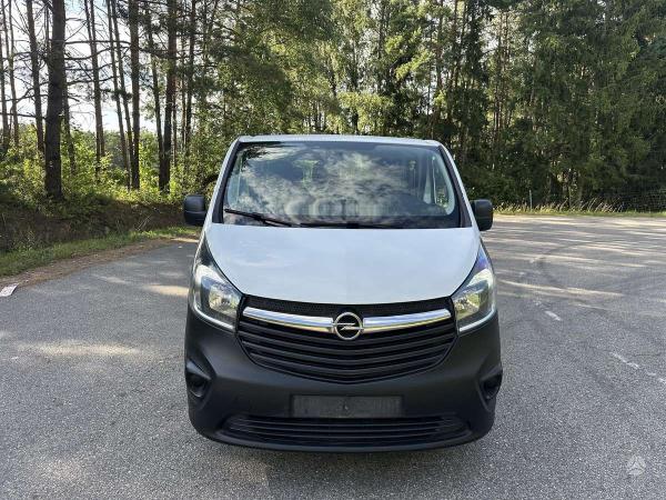 White Opel Vivaro 2018 in Ukmerge, with an engine capacity of 1.60 L and mileage of 214 thousand km for 9550 €, photo 2 on AUTOMOTO.COM.LV