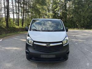 White Opel Vivaro 2018 in Ukmerge, with an engine capacity of 1.60 L and mileage of 214 thousand km for 9550 €, photo 3 on AUTOMOTO.COM.LV