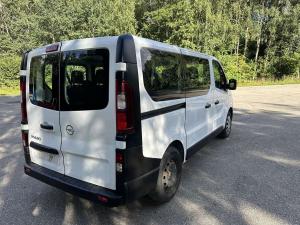 White Opel Vivaro 2018 in Ukmerge, with an engine capacity of 1.60 L and mileage of 214 thousand km for 9550 €, photo 7 on AUTOMOTO.COM.LV