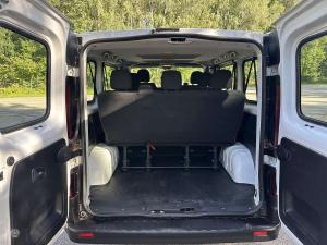 White Opel Vivaro 2018 in Ukmerge, with an engine capacity of 1.60 L and mileage of 214 thousand km for 9550 €, photo 8 on AUTOMOTO.COM.LV