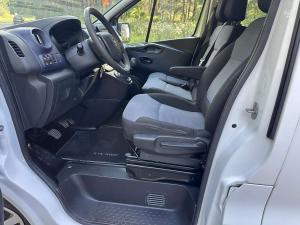 White Opel Vivaro 2018 in Ukmerge, with an engine capacity of 1.60 L and mileage of 214 thousand km for 9550 €, photo 9 on AUTOMOTO.COM.LV