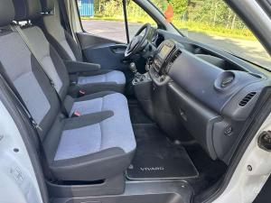 White Opel Vivaro 2018 in Ukmerge, with an engine capacity of 1.60 L and mileage of 214 thousand km for 9550 €, photo 10 on AUTOMOTO.COM.LV