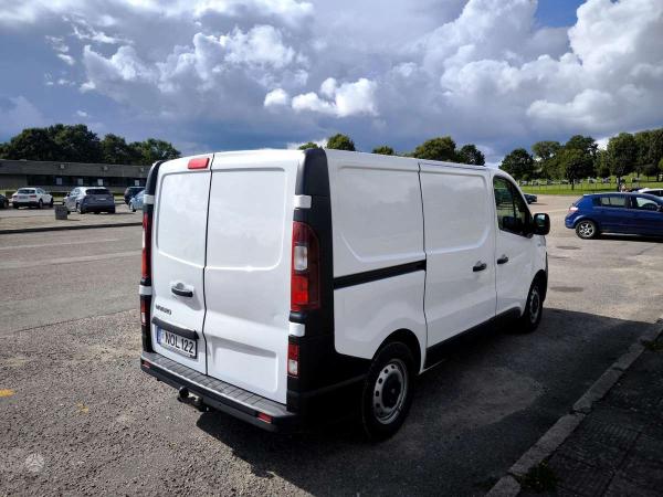 Opel Vivaro 2018 in Kaunas on AUTOMOTO.COM.LV White Opel Vivaro 2018 in Kaunas, with an engine capacity of 1.60 L and mileage of 152 thousand km for 9800 €, photo 5 on AUTOMOTO.COM.LV