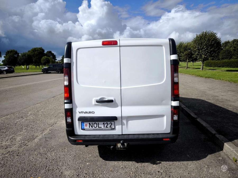 White Opel Vivaro 2018 in Kaunas, with an engine capacity of 1.60 L and mileage of 152 thousand km for 9800 €, photo 6 on AUTOMOTO.COM.LV