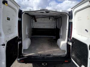 White Opel Vivaro 2018 in Kaunas, with an engine capacity of 1.60 L and mileage of 152 thousand km for 9800 €, photo 8 on AUTOMOTO.COM.LV