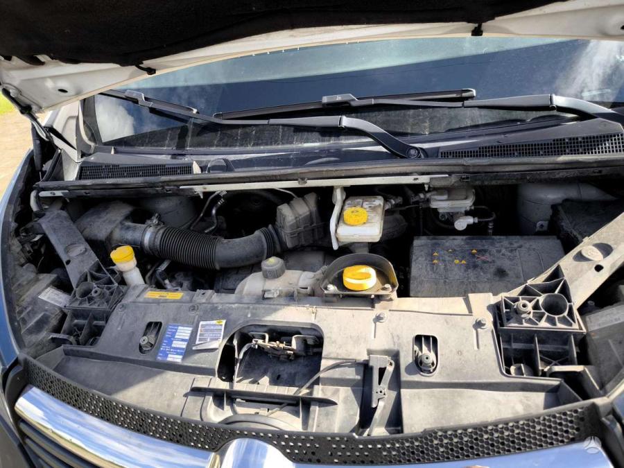 White Opel Vivaro 2018 in Kaunas, with an engine capacity of 1.60 L and mileage of 152 thousand km for 9800 €, photo 12 on AUTOMOTO.COM.LV
