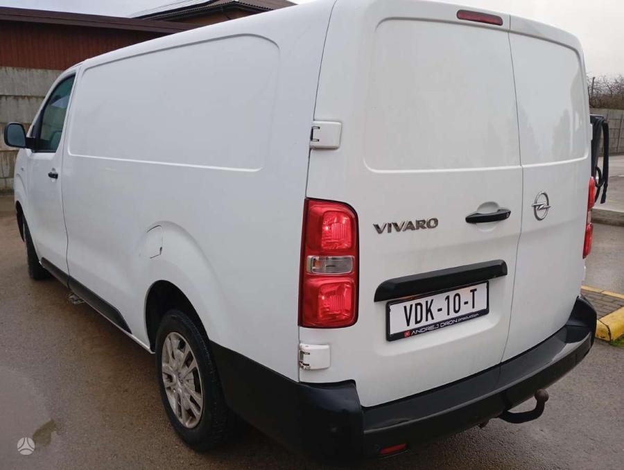 White Opel Vivaro 2019 in Taurage, with an engine capacity of 1.50 L and mileage of 193 thousand km for 7550 €, photo 4 on AUTOMOTO.COM.LV