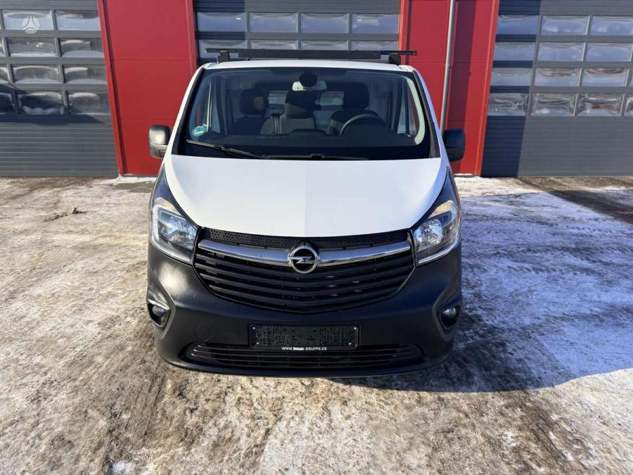 White Opel Vivaro 2019 in Kaunas, with an engine capacity of 1.60 L and mileage of 149 thousand km for 8700 €, photo 2 on AUTOMOTO.COM.LV