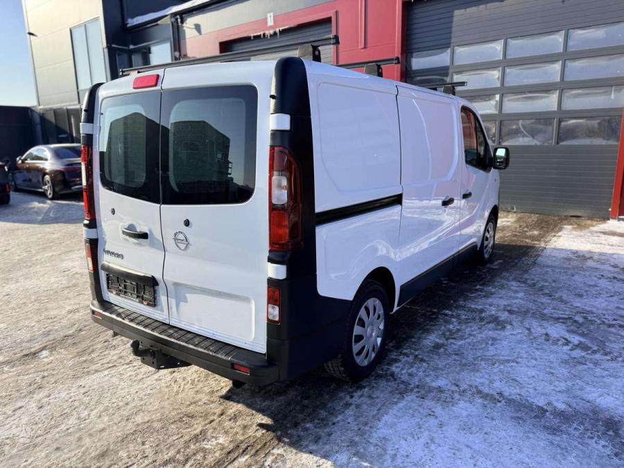 White Opel Vivaro 2019 in Kaunas, with an engine capacity of 1.60 L and mileage of 149 thousand km for 8700 €, photo 7 on AUTOMOTO.COM.LV