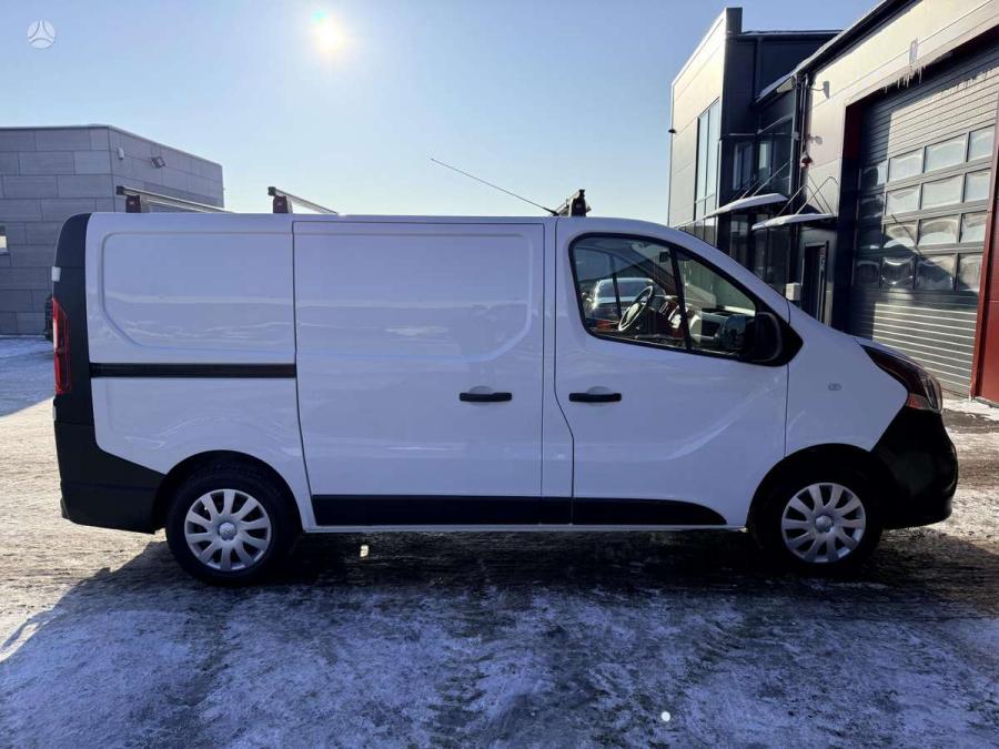 White Opel Vivaro 2019 in Kaunas, with an engine capacity of 1.60 L and mileage of 149 thousand km for 8700 €, photo 8 on AUTOMOTO.COM.LV