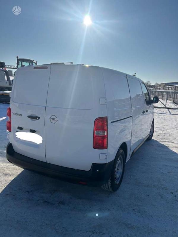 White Opel Vivaro 2019 in Kaunas, with an engine capacity of 1.50 L and mileage of 280 thousand km for 5980 €, photo 6 on AUTOMOTO.COM.LV