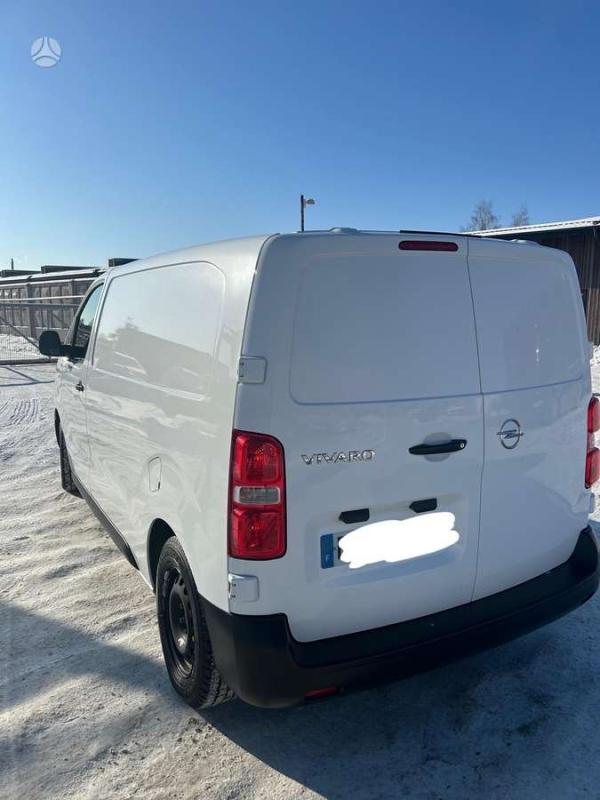 White Opel Vivaro 2019 in Kaunas, with an engine capacity of 1.50 L and mileage of 280 thousand km for 5980 €, photo 9 on AUTOMOTO.COM.LV