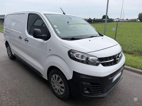 White Opel Vivaro 2019 in Silute, with an engine capacity of 2.00 L and mileage of 214 thousand km for 8700 €, photo 2 on AUTOMOTO.COM.LV