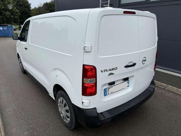 White Opel Vivaro 2019 in Silute, with an engine capacity of 2.00 L and mileage of 214 thousand km for 8700 €, photo 4 on AUTOMOTO.COM.LV