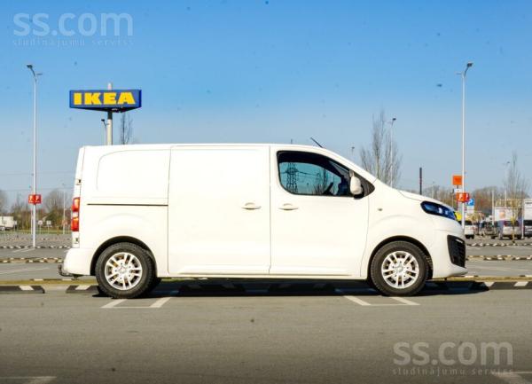 White Opel Vivaro 2019 in Riga, with an engine capacity of 1.50 L and mileage of 298 thousand km for 8490 €, photo 4 on AUTOMOTO.COM.LV