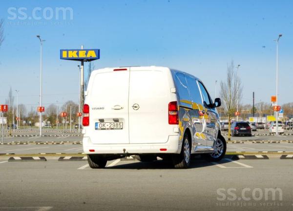 White Opel Vivaro 2019 in Riga, with an engine capacity of 1.50 L and mileage of 298 thousand km for 8490 €, photo 5 on AUTOMOTO.COM.LV