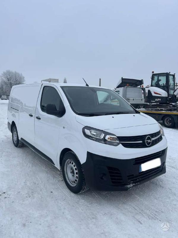 White Opel Vivaro 2020 in Kaunas, with an engine capacity of 2.00 L and mileage of 228 thousand km for 7250 €, photo 3 on AUTOMOTO.COM.LV