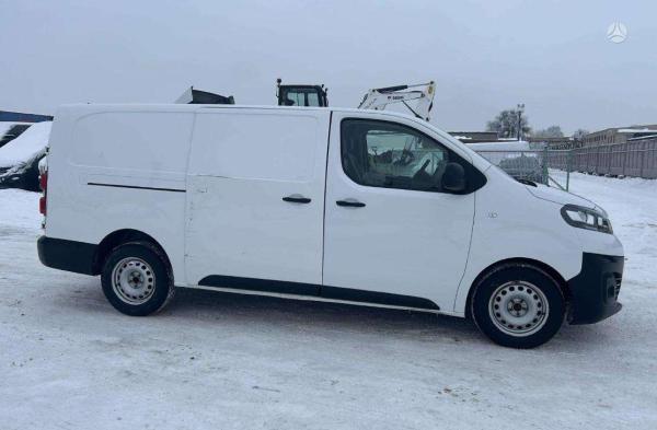 White Opel Vivaro 2020 in Kaunas, with an engine capacity of 2.00 L and mileage of 228 thousand km for 6400 €, photo 3 on AUTOMOTO.COM.LV