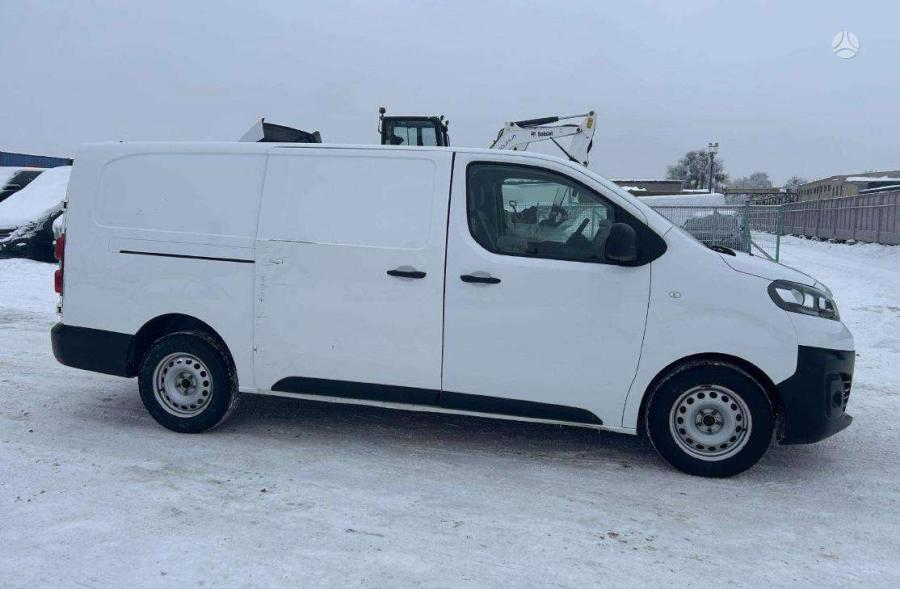 White Opel Vivaro 2020 in Kaunas, with an engine capacity of 2.00 L and mileage of 228 thousand km for 6400 €, photo 3 on AUTOMOTO.COM.LV