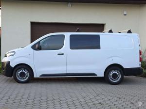 White Opel Vivaro 2020 in Riga, with an engine capacity of 2.00 L and mileage of 141 thousand km for 16950 €, photo 5 on AUTOMOTO.COM.LV