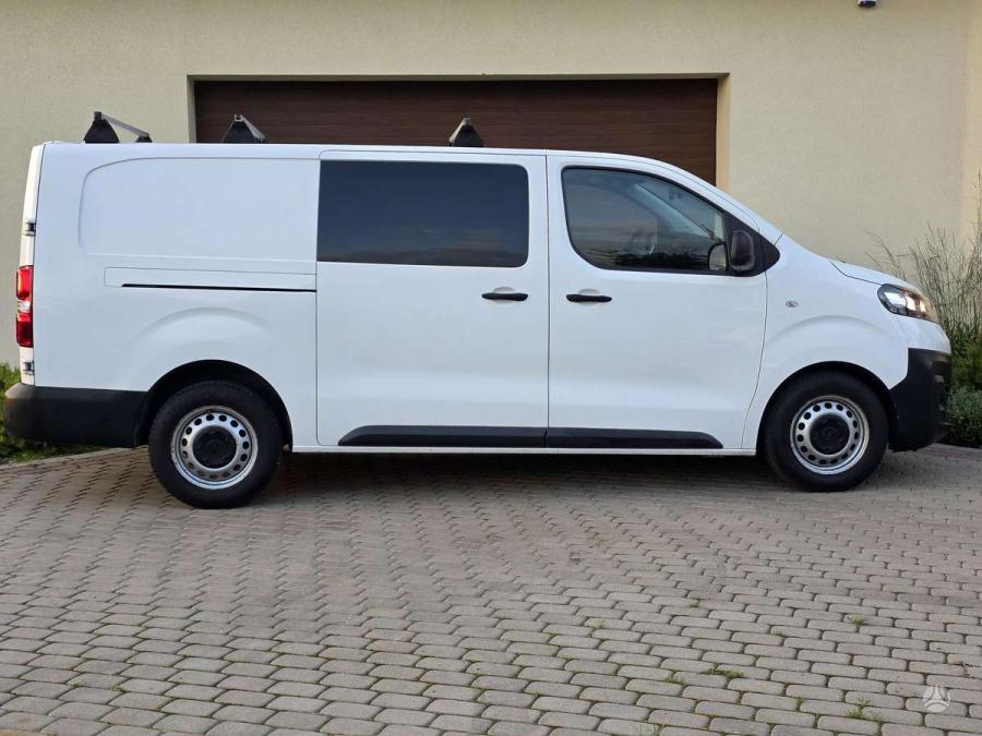 White Opel Vivaro 2020 in Riga, with an engine capacity of 2.00 L and mileage of 141 thousand km for 16950 €, photo 6 on AUTOMOTO.COM.LV