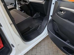 White Opel Vivaro 2020 in Riga, with an engine capacity of 2.00 L and mileage of 141 thousand km for 16950 €, photo 15 on AUTOMOTO.COM.LV