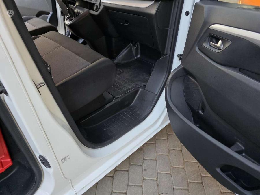 White Opel Vivaro 2020 in Riga, with an engine capacity of 2.00 L and mileage of 141 thousand km for 16950 €, photo 15 on AUTOMOTO.COM.LV