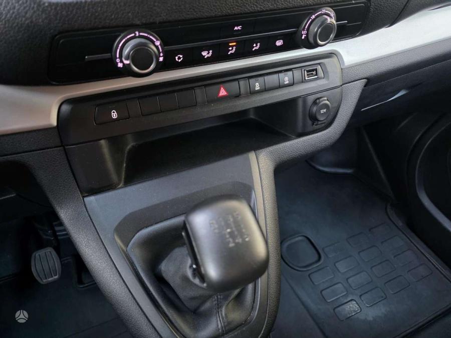White Opel Vivaro 2020 in Riga, with an engine capacity of 2.00 L and mileage of 141 thousand km for 16950 €, photo 20 on AUTOMOTO.COM.LV