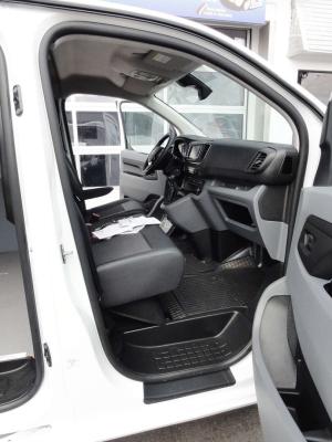 Balts Opel Vivaro 2021 Kauņa, ar dzinēja tilpumu 0.00 L un nobraukumu 36 tūkst. km par 22741 €, foto 19 vietnē AUTOMOTO.COM.LV
