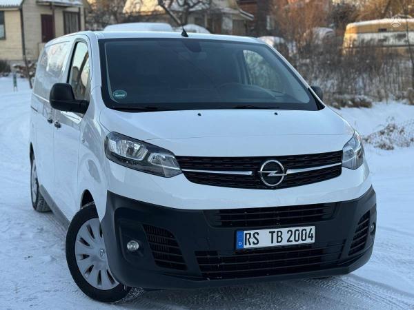 White Opel Vivaro 2021 in Kaunas, with an engine capacity of 1.50 L and mileage of 165 thousand km for 10550 €, photo 1 on AUTOMOTO.COM.LV