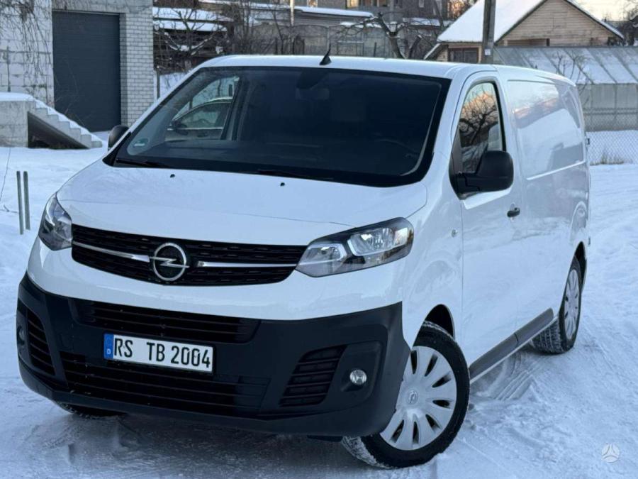 White Opel Vivaro 2021 in Kaunas, with an engine capacity of 1.50 L and mileage of 165 thousand km for 10450 €, photo 1 on AUTOMOTO.COM.LV