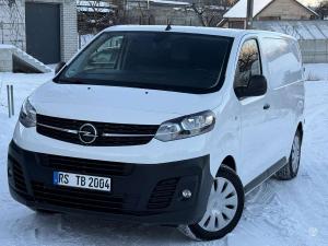 White Opel Vivaro 2021 in Kaunas, with an engine capacity of 1.50 L and mileage of 165 thousand km for 10450 €, photo 2 on AUTOMOTO.COM.LV