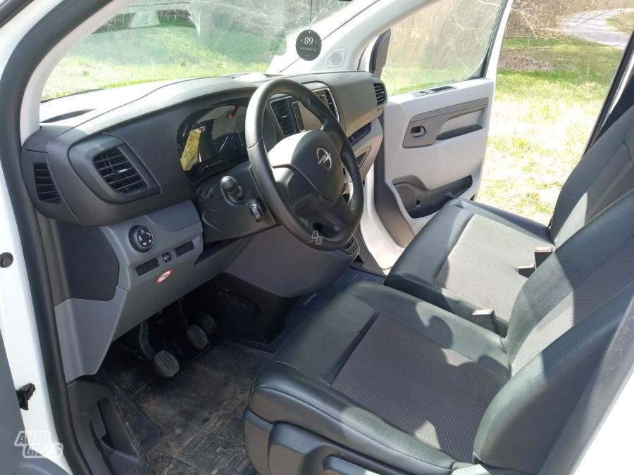 White Opel Vivaro 2021 in Vilnius, with an engine capacity of 2.00 L and mileage of 176 thousand km for 14790 €, photo 17 on AUTOMOTO.COM.LV