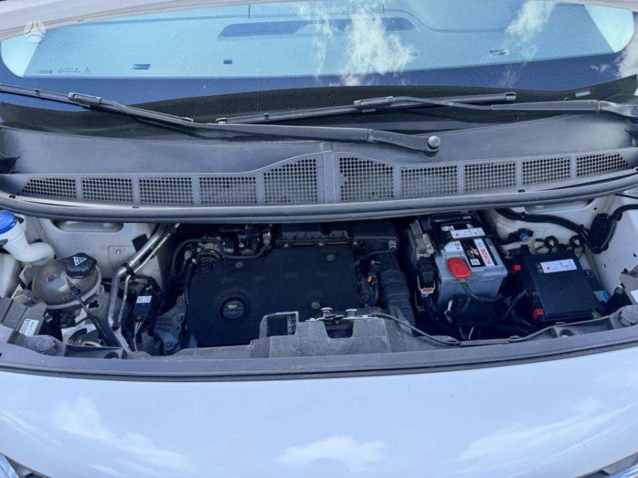 White Opel Vivaro 2021 in Radviliskis, with an engine capacity of 1.50 L and mileage of 155 thousand km for 13249 €, photo 16 on AUTOMOTO.COM.LV