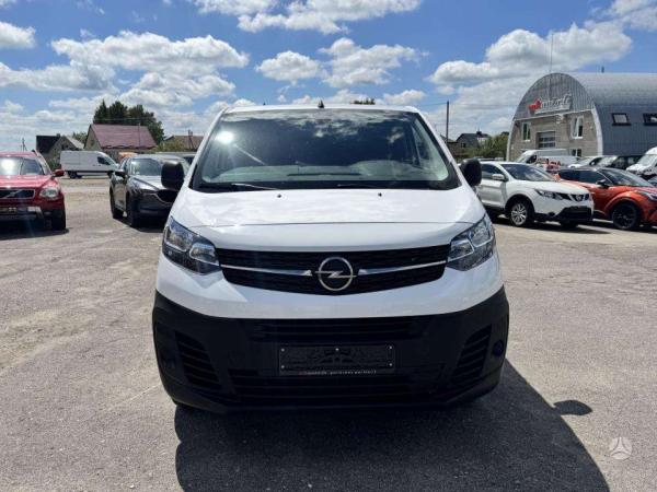 White Opel Vivaro 2021 in Radviliskis, with an engine capacity of 1.50 L and mileage of 155 thousand km for 12886 €, photo 3 on AUTOMOTO.COM.LV